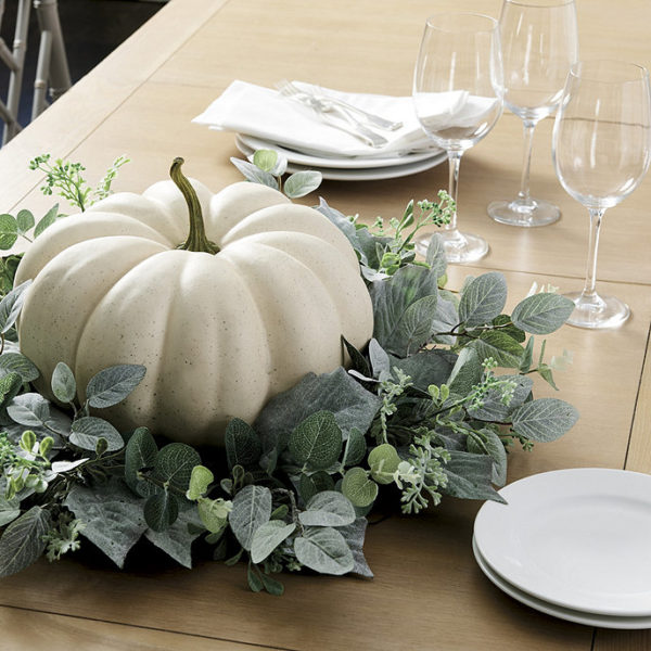 9 Fall Tablecloths For an Elegant Seasonal Table Setting
