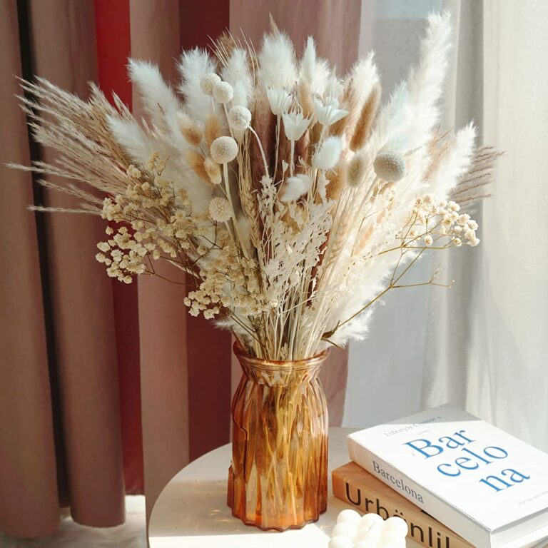 15 Floral Curtains to Go With Your Bouquet of Dried Flowers - Saffron ...