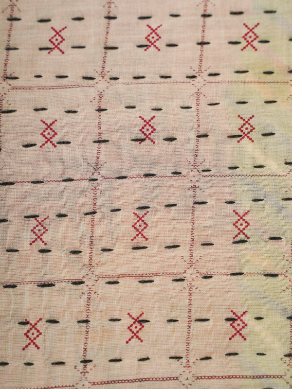 Kantha quilt, Indian sari, Cream and pink | Saffron Marigold